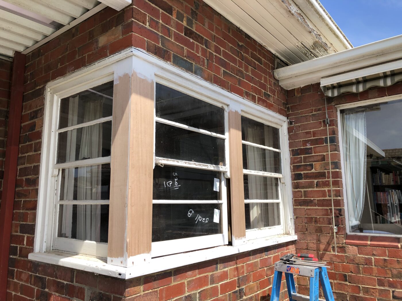 Timber Fly Screens Melbourne | Sash Window Fly Screen | Fly Screens For ...